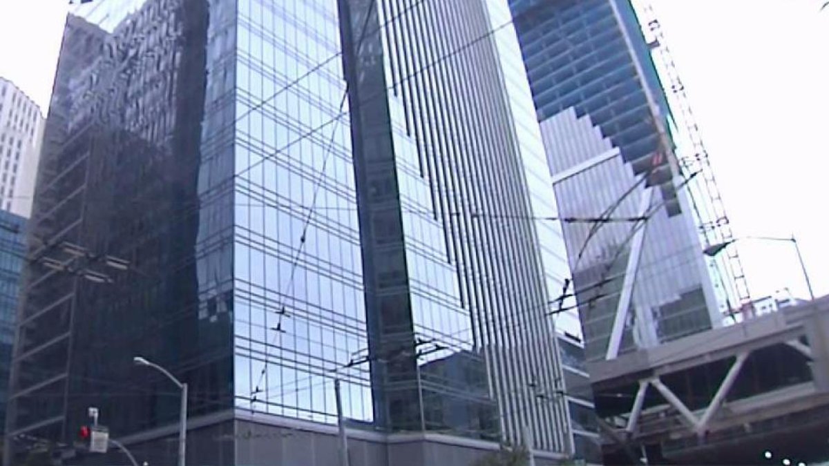 Torre Millennium de San Franicsco ahora se inclina hacia el oeste ...