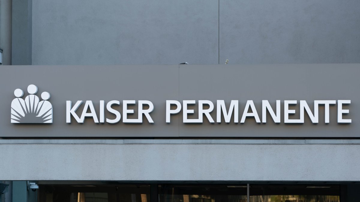 Kaiser Permanente ordena la vacunación de todos sus empleados ...