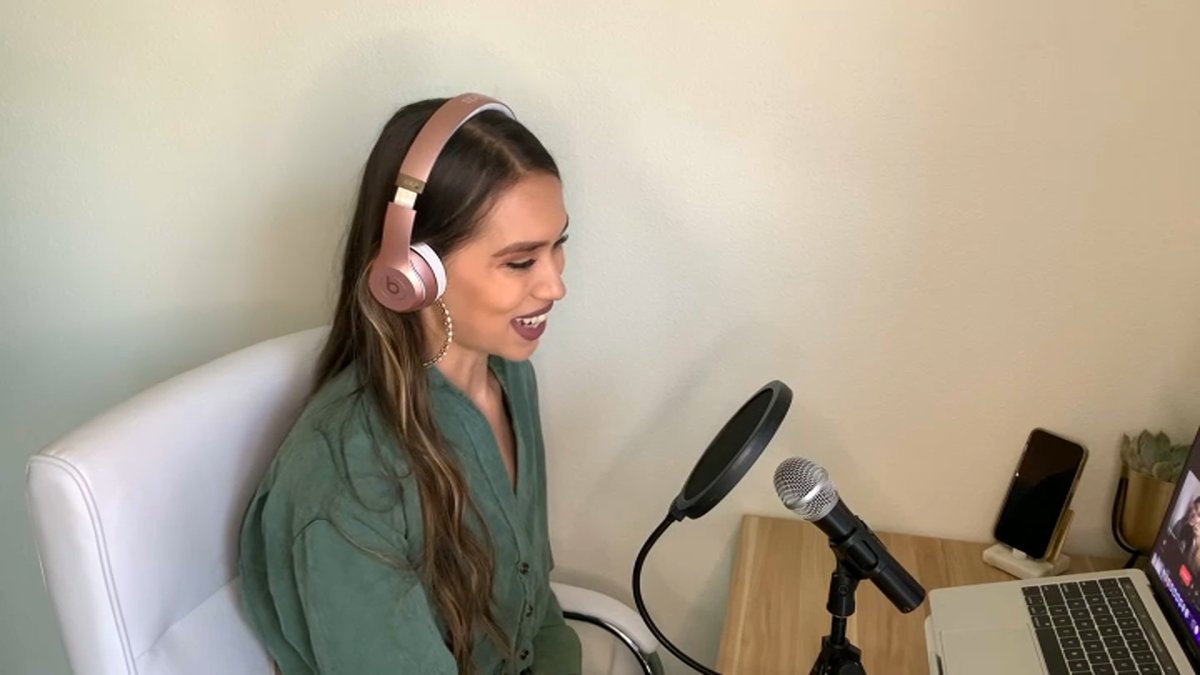 Latina crea podcast para dar a conocer la diversidad de la comunidad ...