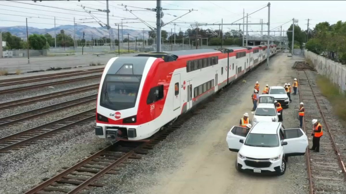 Caltrain apuesta por el uso de trenes eléctricos para ayudar al medio ...