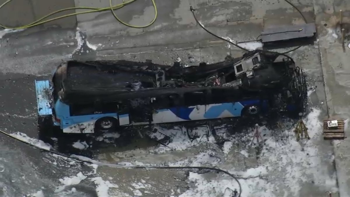 Autobús del VTA se incendia en San José – Telemundo Area de la Bahía 48