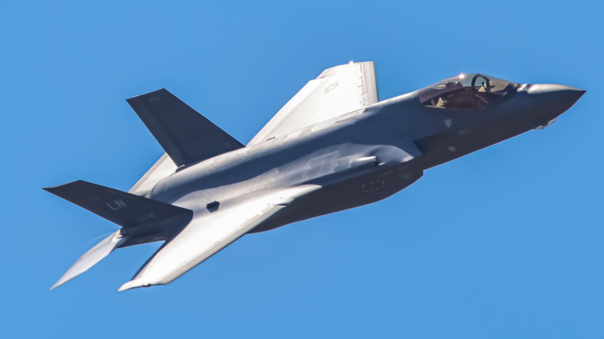 Avión militar de Estados Unidos se desploma en Alaska – Telemundo Area ...