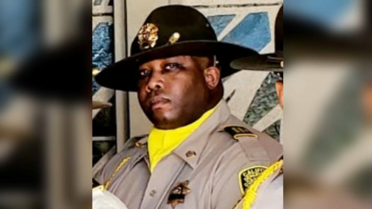 Agente de libertad condicional muere tras tiroteo en Oakland ...