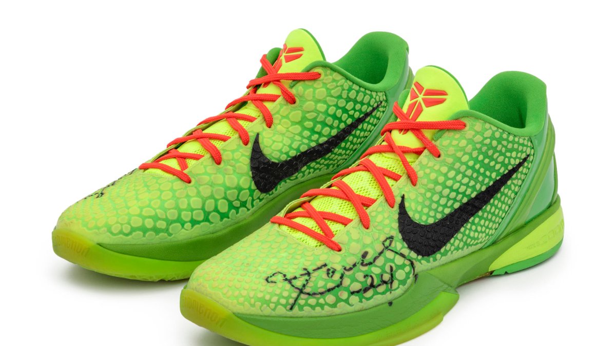 Subasta histórica: las zapatillas "Grinch" de Kobe Bryant – Telemundo ...
